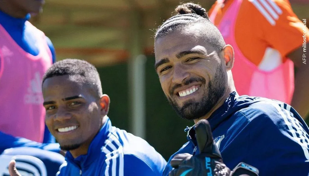 Álvaro Montero se disfrazó de héroe en El Campín en mano a mano con ...