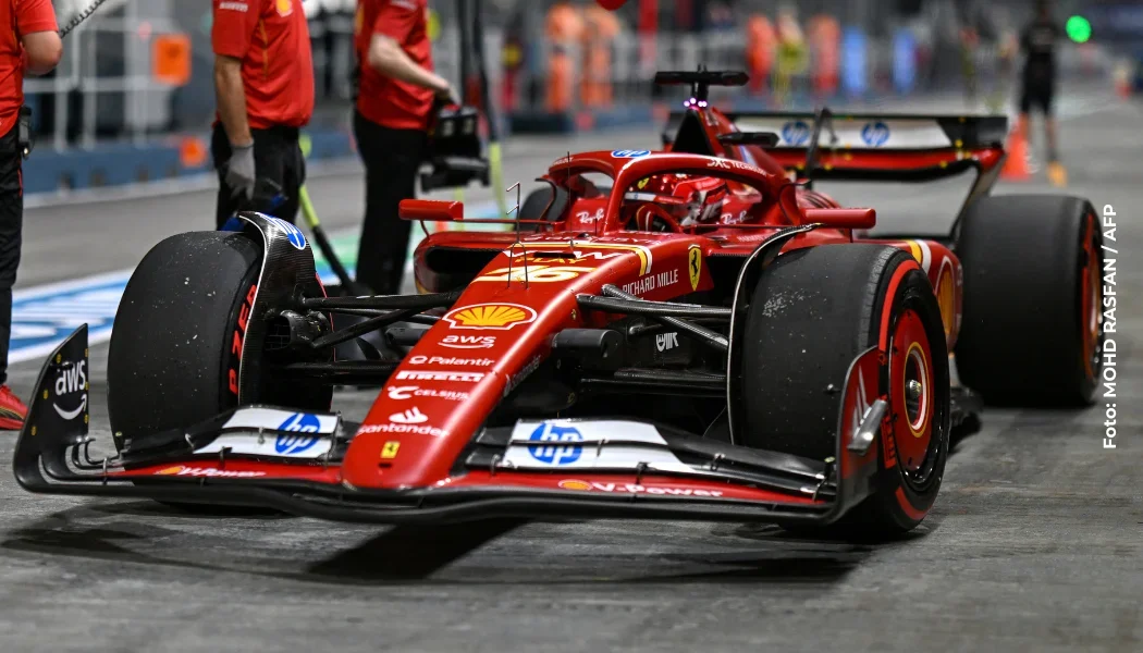 ¡Trabajo de alto riesgo en Singapur! Piloto de Fórmula 1, a oscuras ...