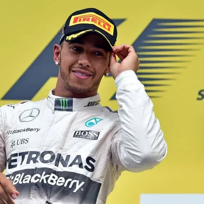 Lewis Hamilton cumplió un deseo de infancia: así llegó a Ferrari ...