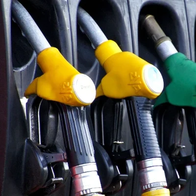 Confirman aumento de $200 en los precios de la gasolina en Colombia ...