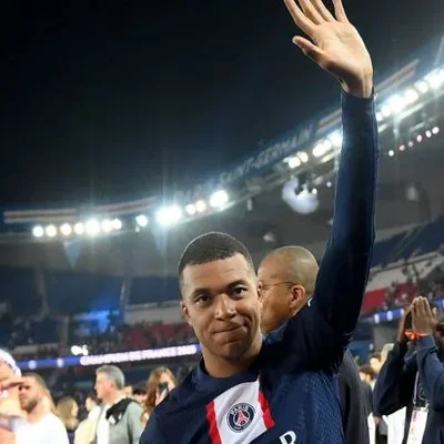 Kylian Mbappé le entregó sorpresiva carta al PSG tras la salida de Lionel Messi | Noticias RCN