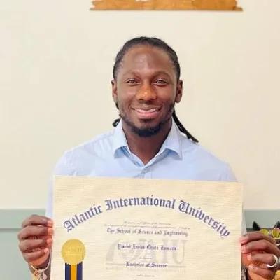 Yimmi Chará se graduó como profesional en una universidad de Estados ...