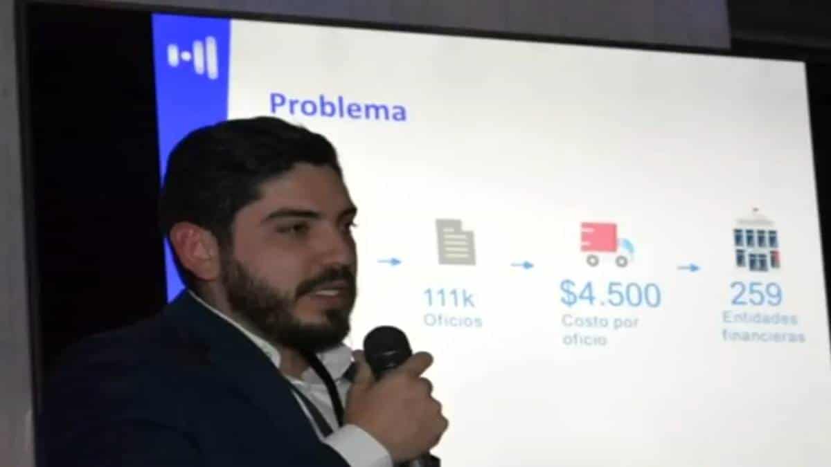 Nuevos casos de violencia de género se le suman a Tomás Velasco y aún ...