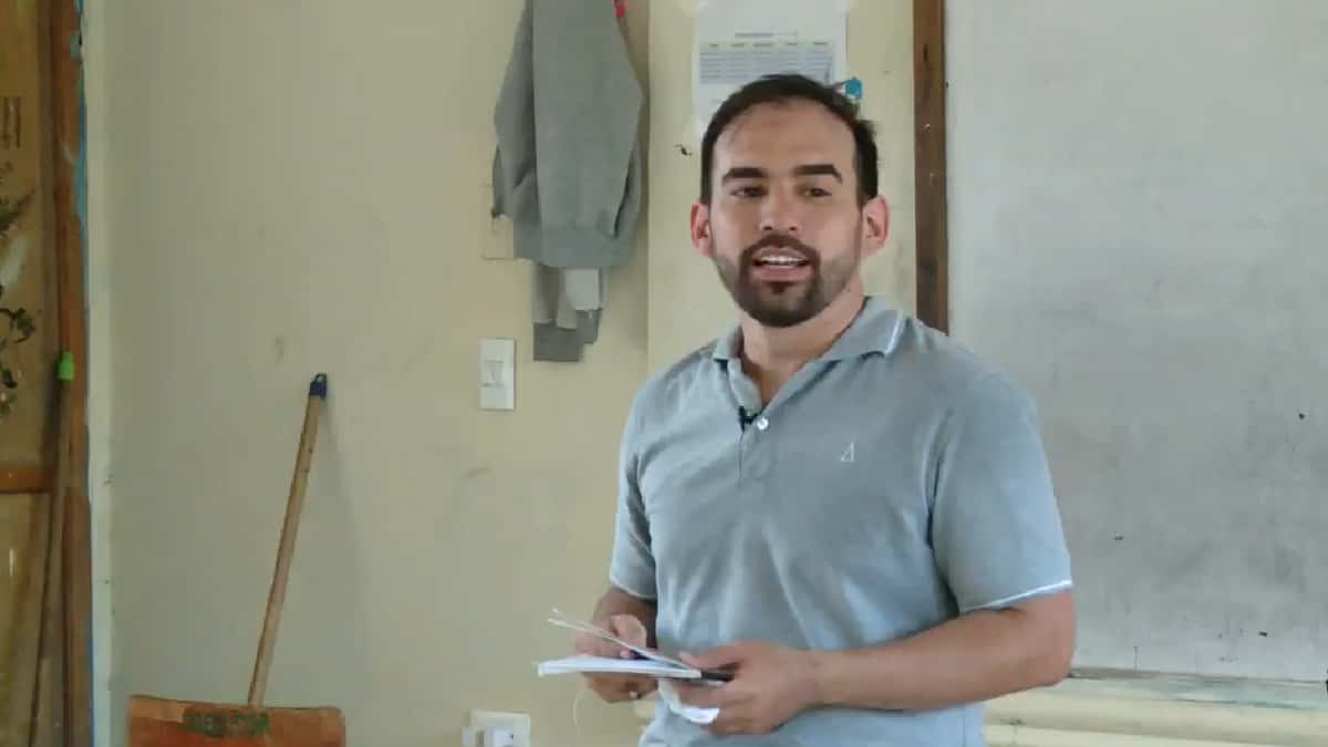 La historia de Omar, el profesor de inglés que da todo por sus alumnos ...