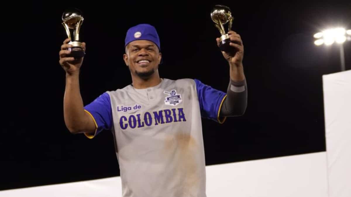 ¡Orgullo! Reynaldo Rodríguez, jugador de Caimanes, elegido el MVP de la ...