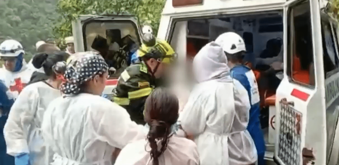 La dramática historia de Sarai, la niña de 9 años que se aferró a su ...