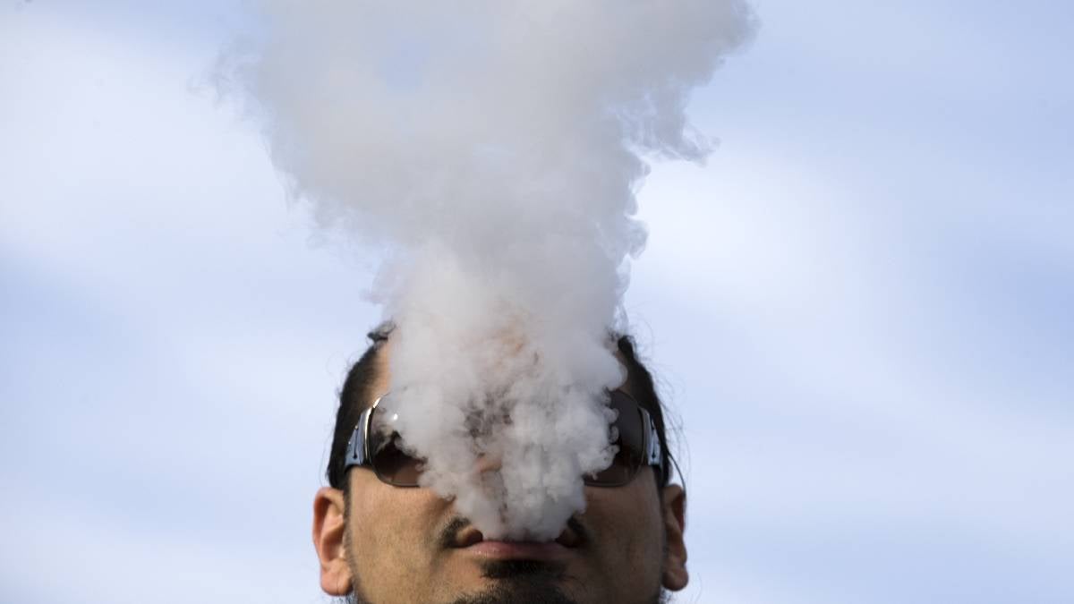 ¡Cuidado hombres! Vapear duplica el riesgo de disfunción eréctil desde ...