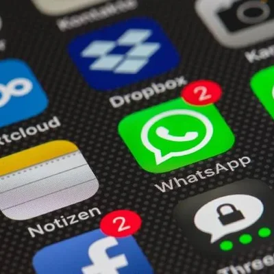 ¿Cómo escuchar un audio en WhatsApp y que no aparezca el doble chulo ...