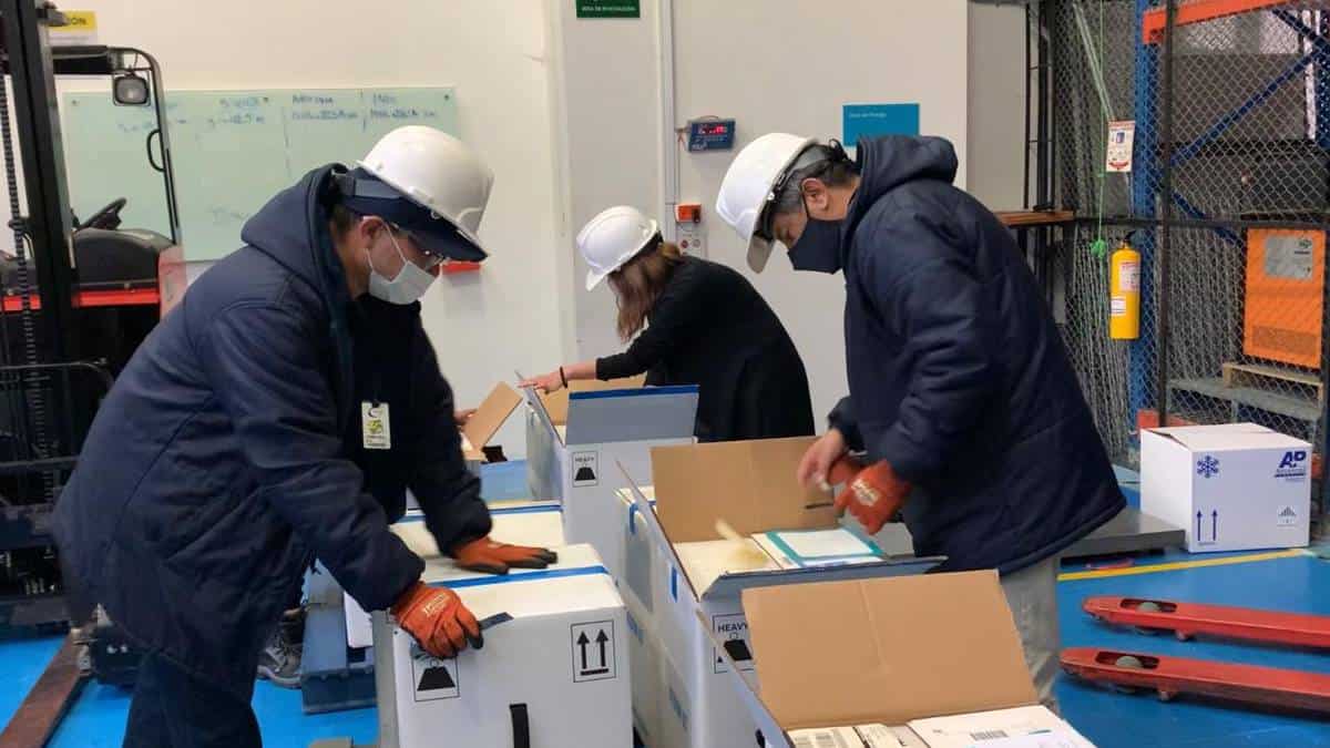 Llegaron 50.310 nuevas vacunas de Pfizer contra el covid a Colombia ...