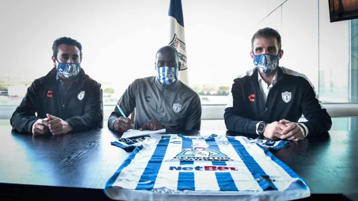 Pachuca presentó al colombiano Geisson Perea como nuevo refuerzo