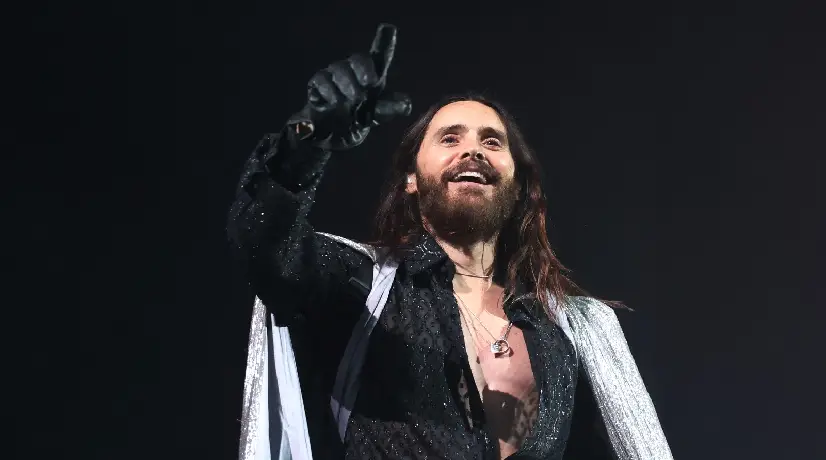 ¡Ya está aquí! Se conocen las primeras imágenes de Jared Leto en Bogotá ...