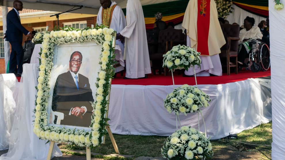 Expresidente de Zimbabue Robert Mugabe, enterrado en su aldea natal ...