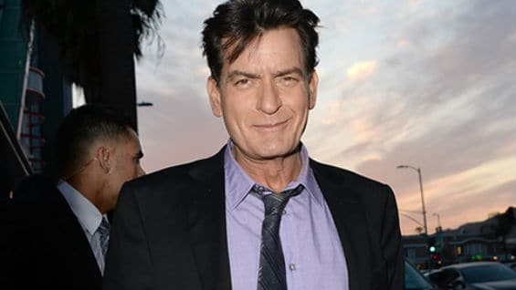 Charlie Sheen invitó a otros famosos a revelar si son seropositivos ...