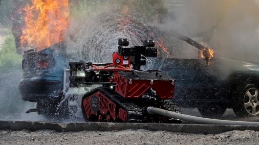 Colossus, el robot que luchó contra las llamas en el incendio de Notre ...