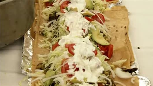 Mexicanos prepararon la enchilada más grande del mundo | Noticias RCN