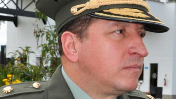 El general Luis Gilberto Ramírez Calle sale de la Policía Nacional ...