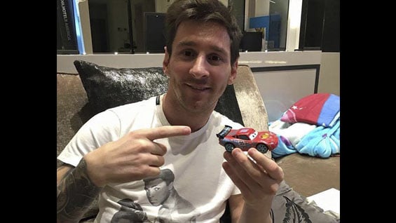 Messi muestra en redes sociales una foto del "nuevo Ferrari" que compró ...