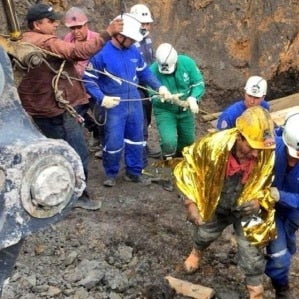 Rescatan a los tres mineros que permanecían atrapados en mina de Leguazaque | Noticias RCN