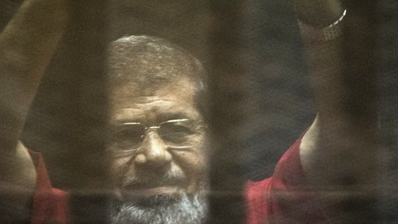 Corte egipcia aplazó sentencia en juicio de expresidente Mohamed Mursi ...