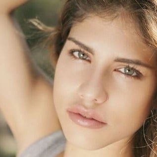 Modelo Stephanie Magón falleció por una caída desde un tercer piso en ...