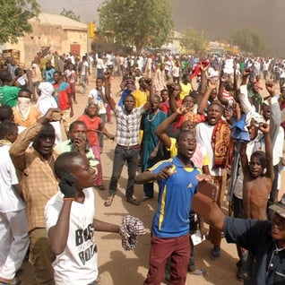 OCI acusa a Charlie Hebdo de apología del odio por caricatura de Mahoma ...