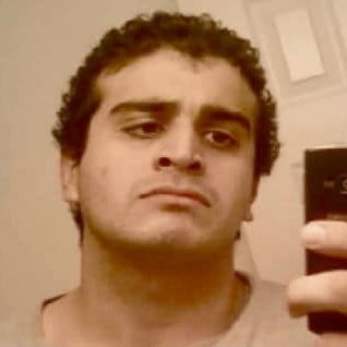 Omar Mateen intercambió mensajes con su esposa durante el ataque al ...