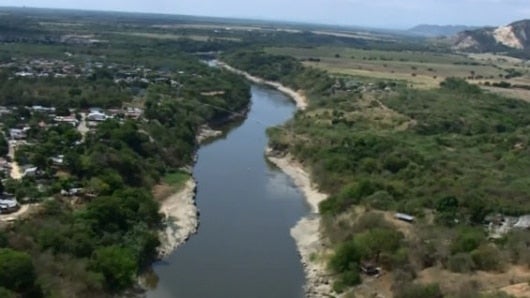 Bajo caudal de río Magdalena afecta puertos y acueductos del norte del ...