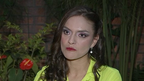 Cantante Victoria Sur se estrena en las tablas con 'Tu nombre me sabe a ...