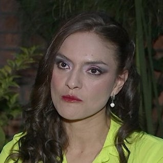 Cantante Victoria Sur se estrena en las tablas con 'Tu nombre me sabe a ...