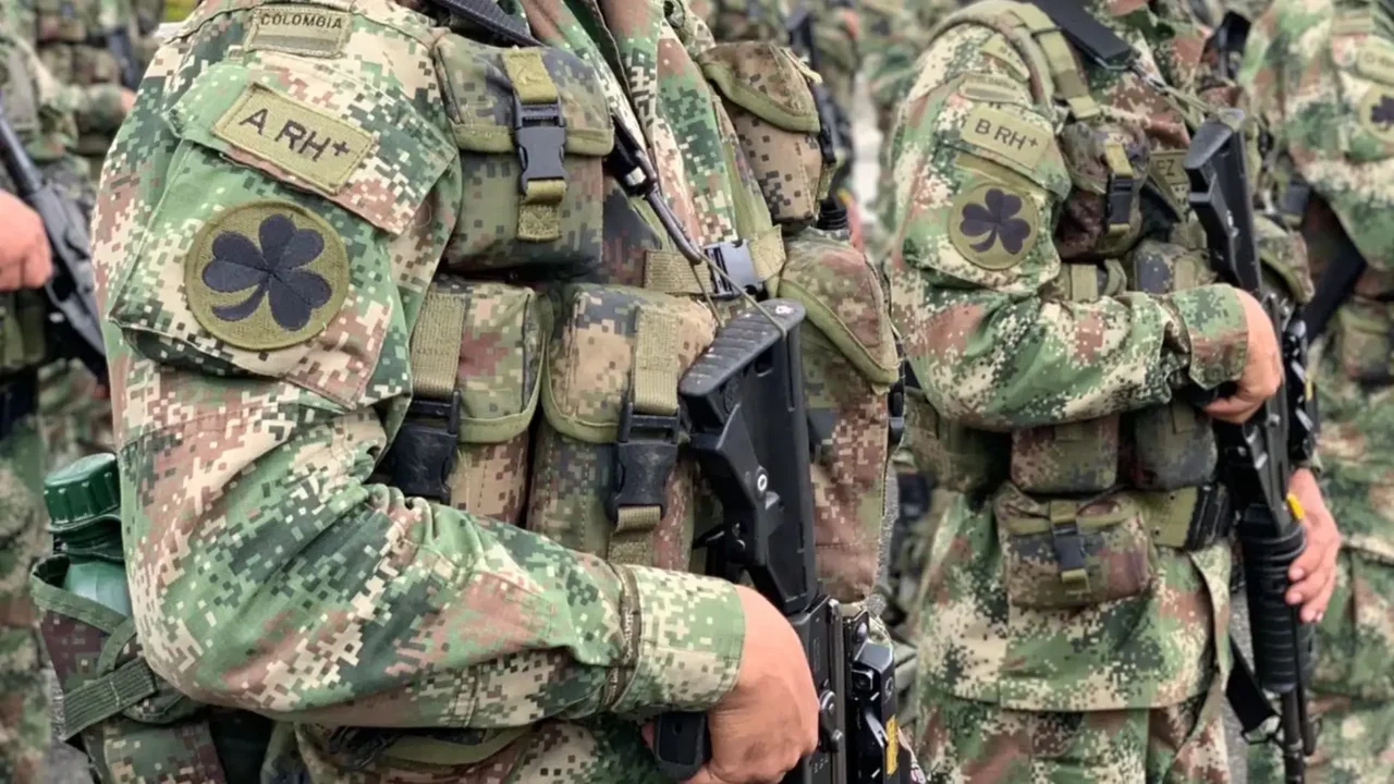 Un suboficial del Ejército era parte de red que vendía información ...