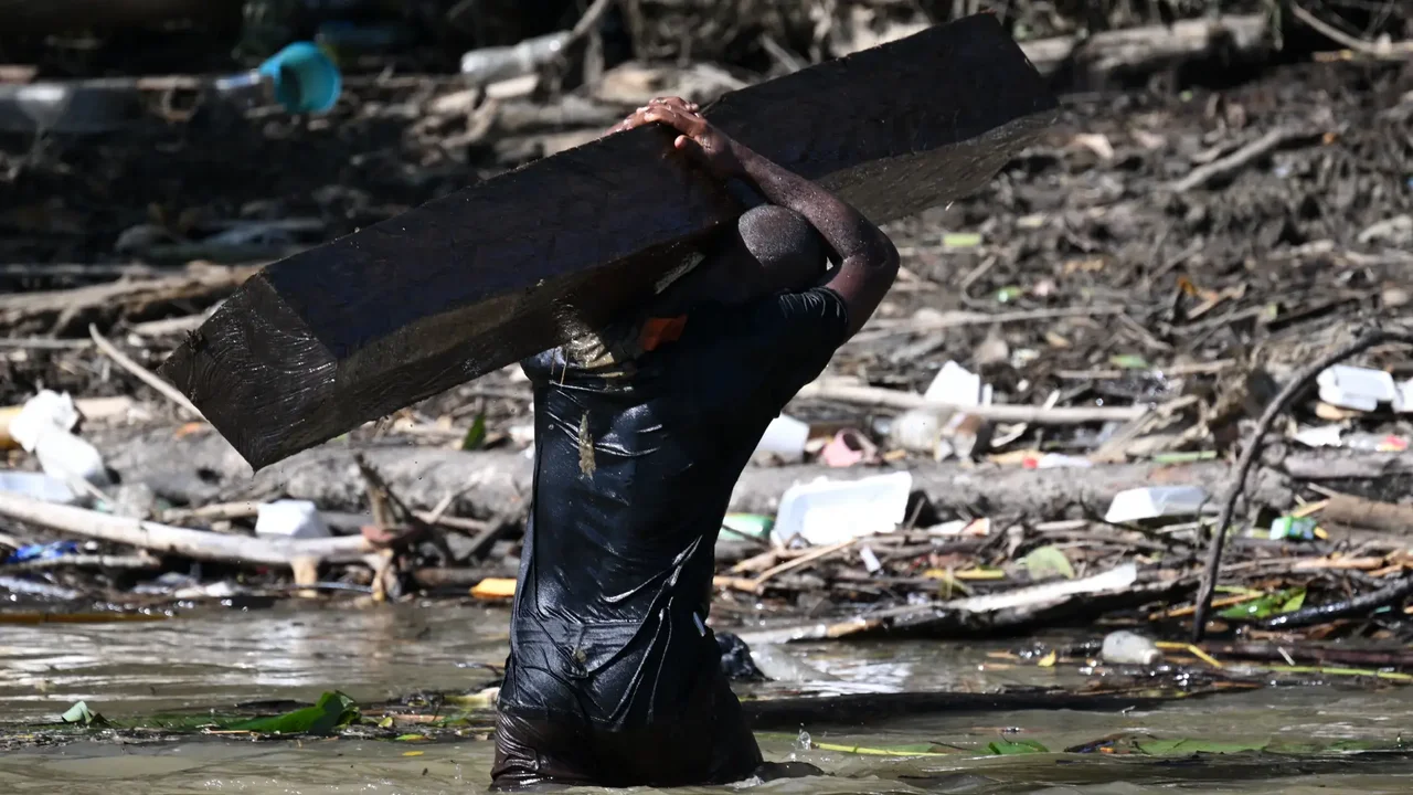 La magnitud de la emergencia por lluvias en Chocó: sin comida y bajo el ...