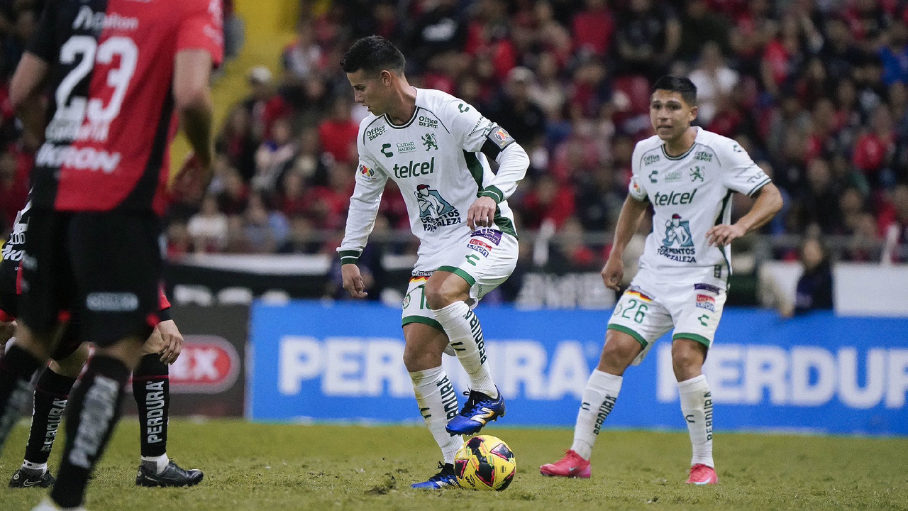 ¡Como con la mano!: vea la magistral asistencia de James Rodríguez en ...