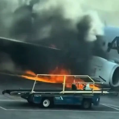 Avión se prendió fuego en Denver, EE. UU. tras aterrizaje de emergencia ...