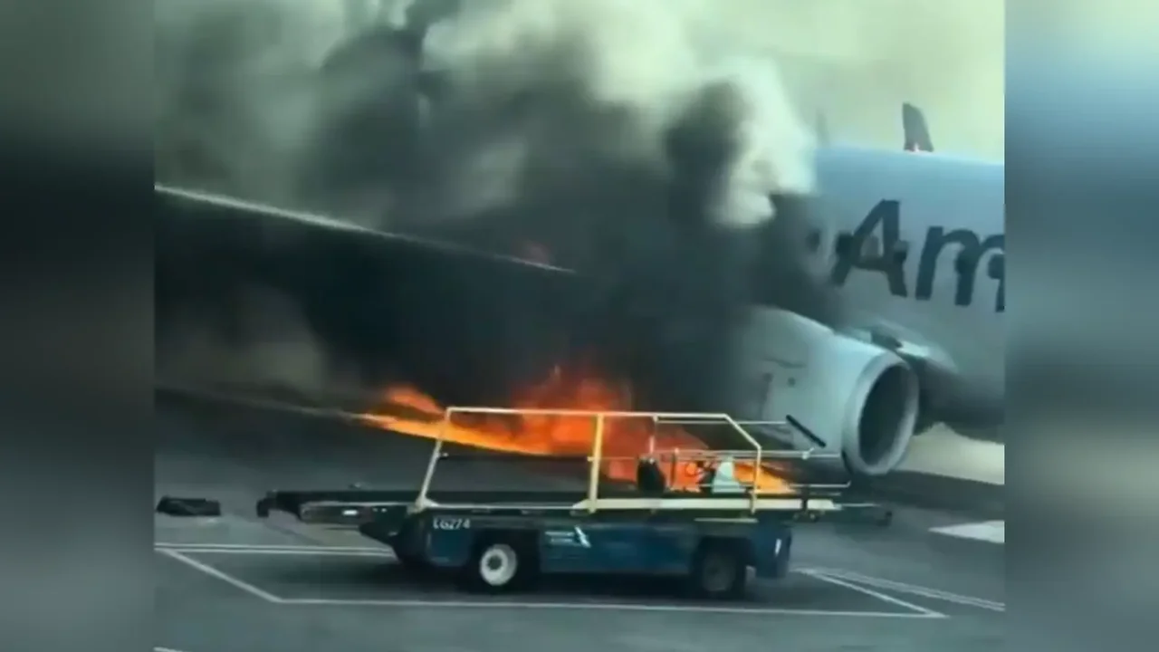Avión se prendió fuego en Denver, EE. UU. tras aterrizaje de emergencia ...