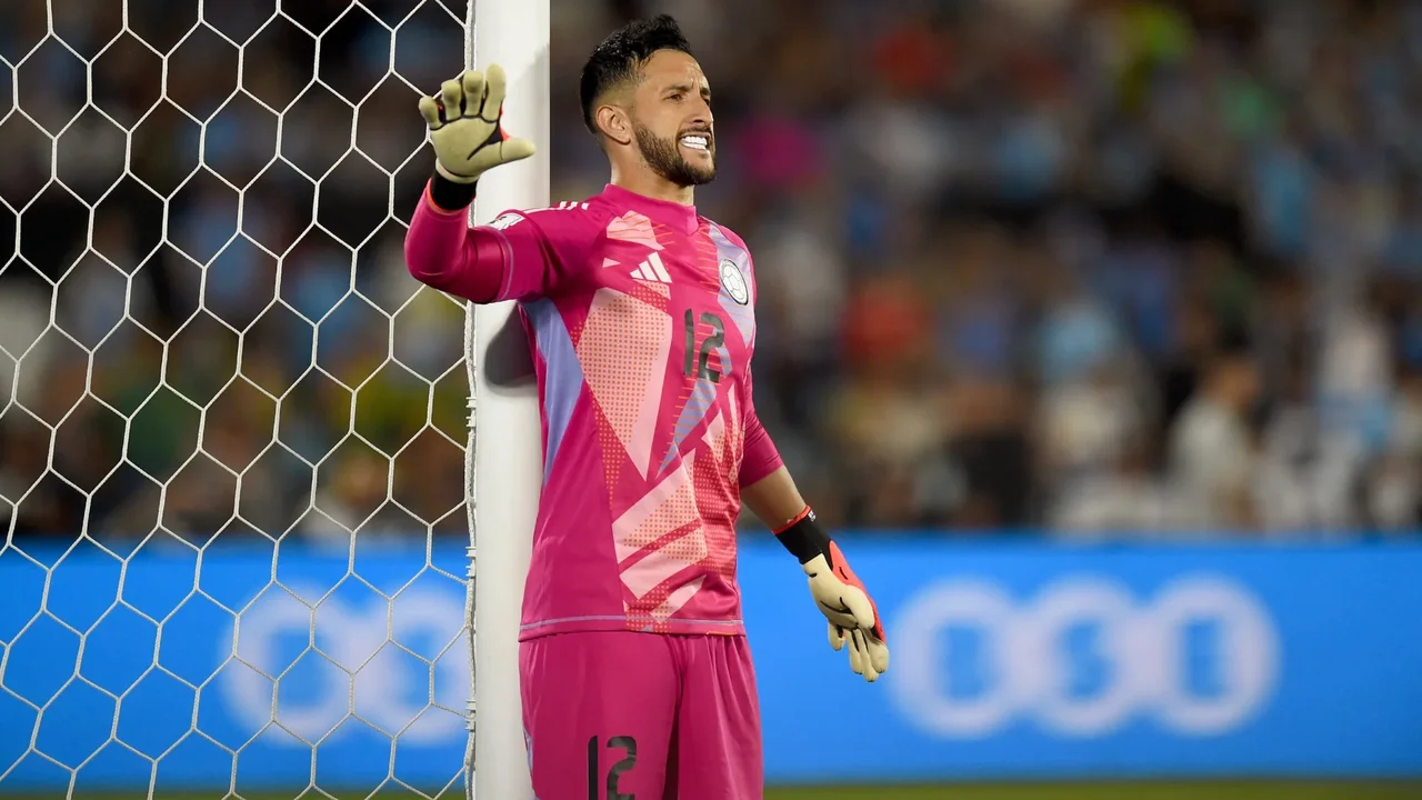 Camilo Vargas falló en la última jugada del primer tiempo y Paraguay ...