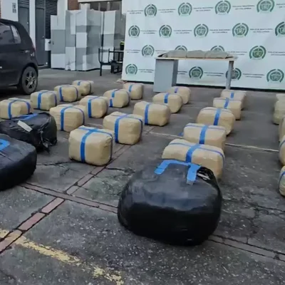 Video Descubren En Parqueadero De Suba A Una Mujer Con Más De 300