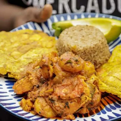 Estos son los restaurantes de comida típica en plazas de mercado ...