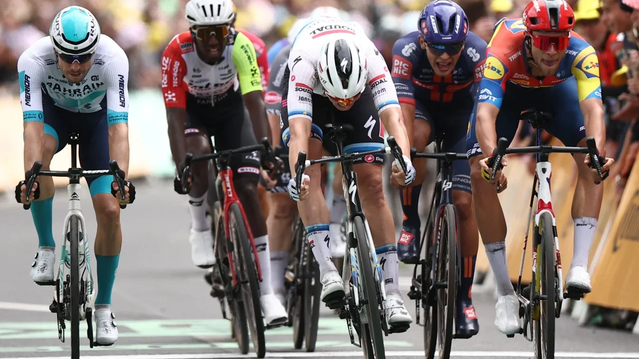 Tim Merlier ganó la tercera etapa del Tour de Francia en un emocionante ...
