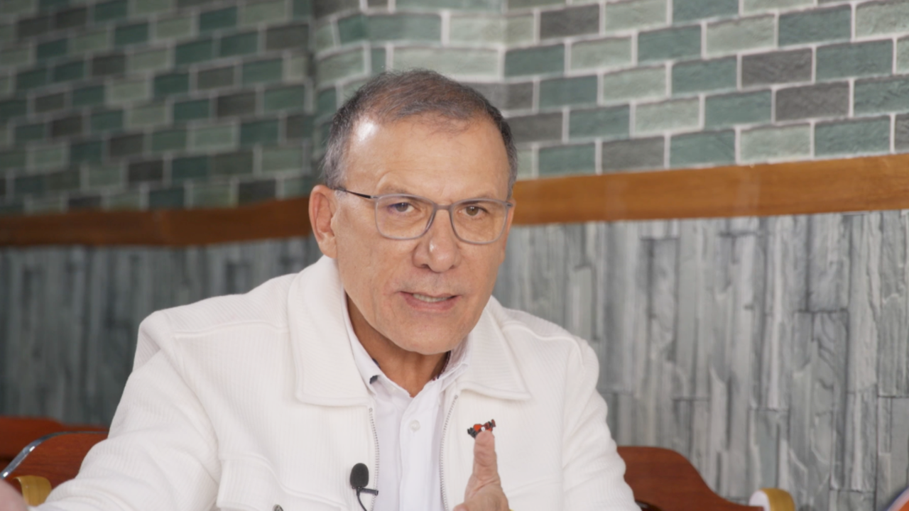 Roy Barreras en Noticias RCN: habla de paz total, el gobierno Petro, y ...