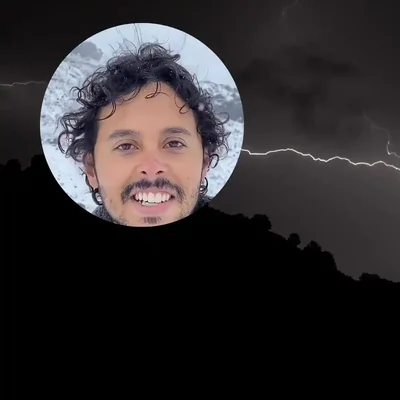 En VIDEO I Influencer casi es alcanzado por un rayo mientras grababa en ...