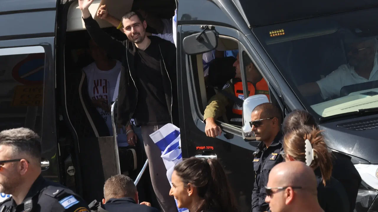 Así fue el encuentro entre Elkana Bohbot y su esposa, tras su ...