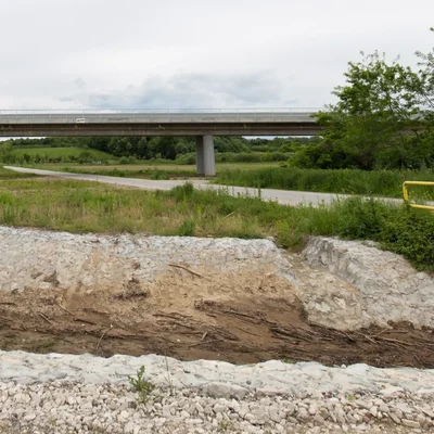 Imágenes satelitales revelan posible existencia de fosas comunes en ...