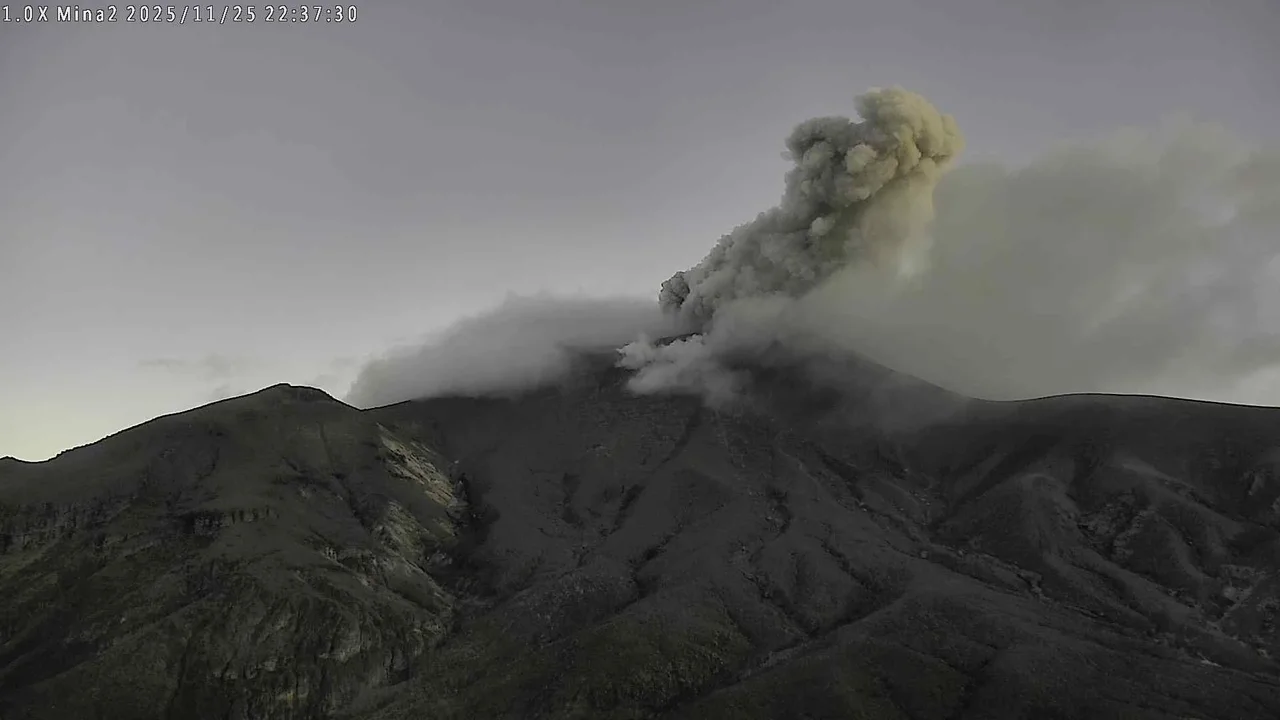 Impresionantes imágenes del volcán Puracé tras aumento de su actividad ...