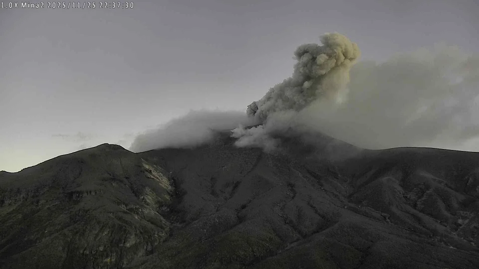 Impresionantes imágenes del volcán Puracé tras aumento de su actividad ...