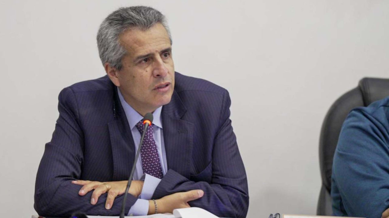 Fiscalía imputará al exministro Luis Fernando Velasco por su presunta participación en el ...