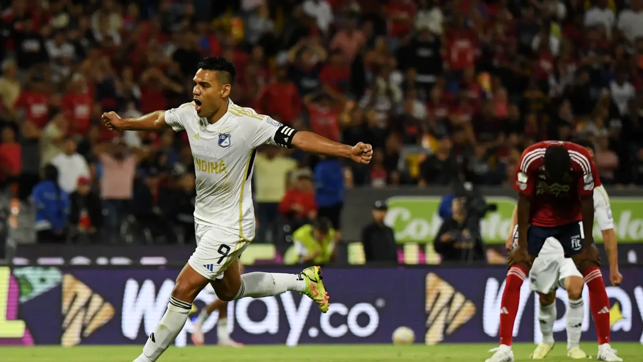 ¿Por cuánto tiempo volvió a firmar Radamel Falcao García con ...