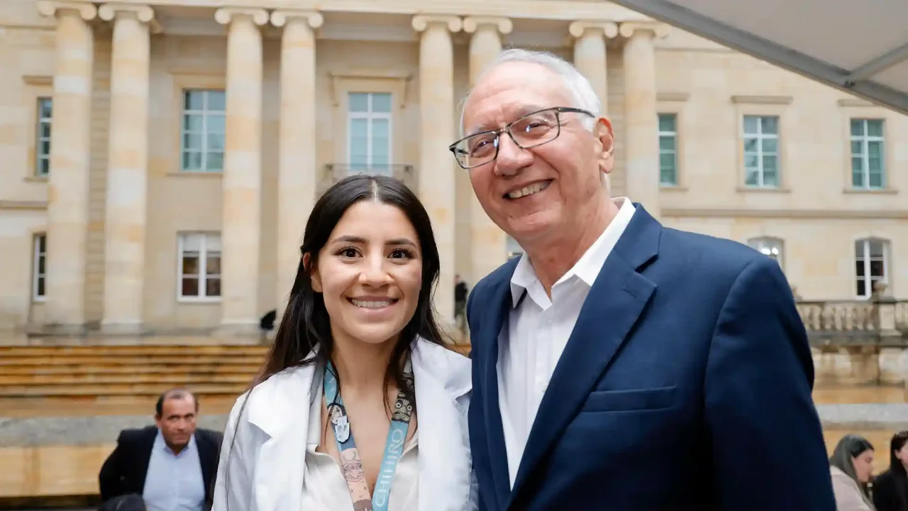 Internos de medicina en Colombia recibieron su primer pago mensual ...