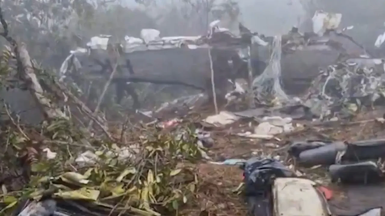Salieron a la luz los audios finales del vuelo accidentado de Satena ...