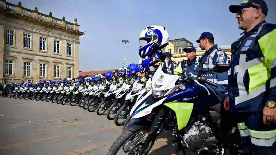 Bogotá refuerza el control en las calles: entregan motos nuevas a ...