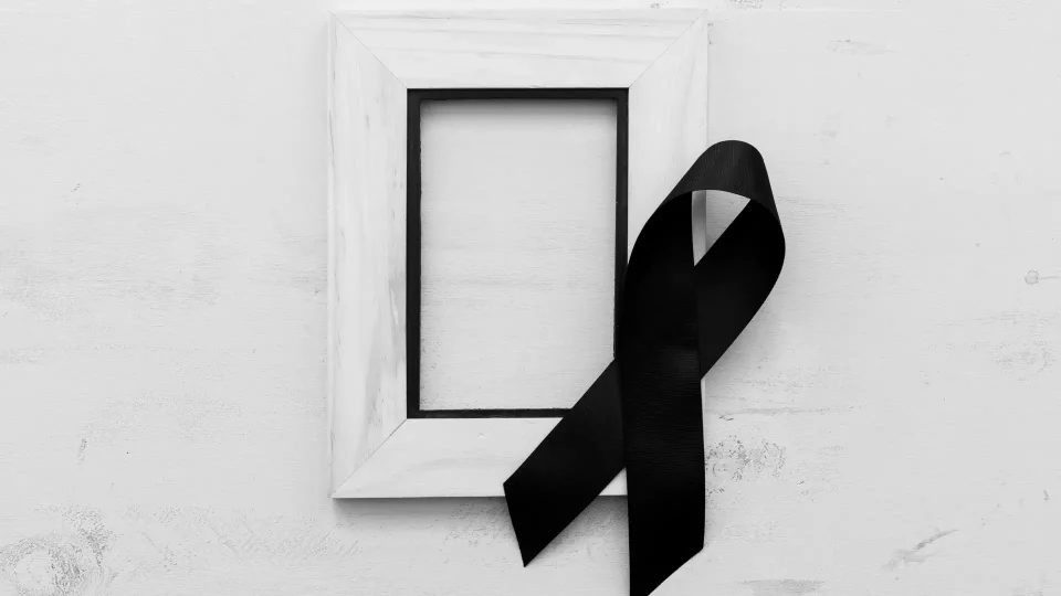 Reconocido actor fue encontrado sin vida: se investiga un posible ...